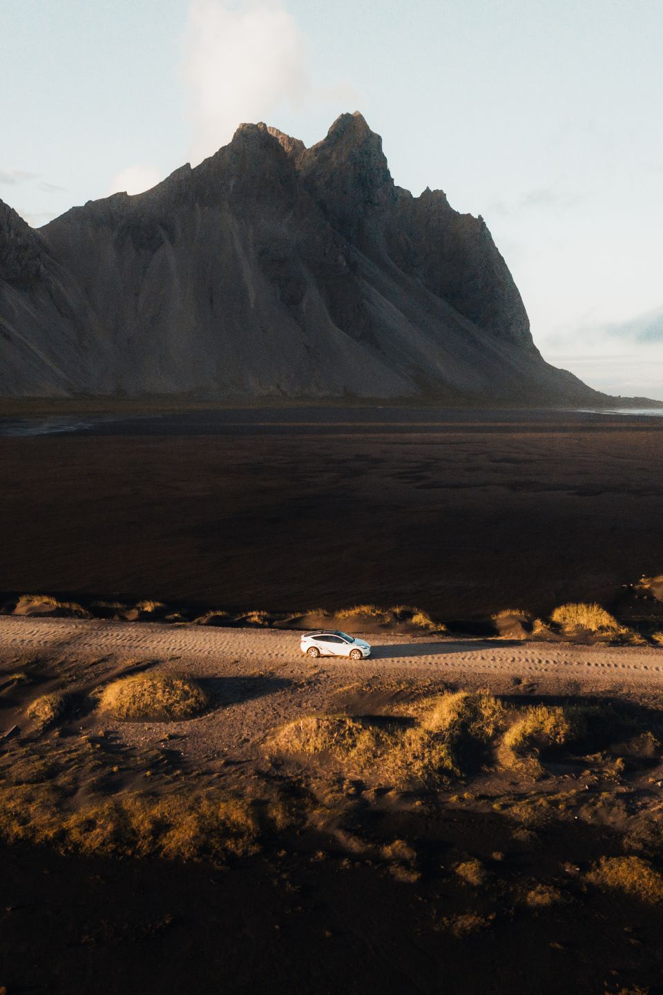 Tesla Camper Y 4x4 - CampEasy