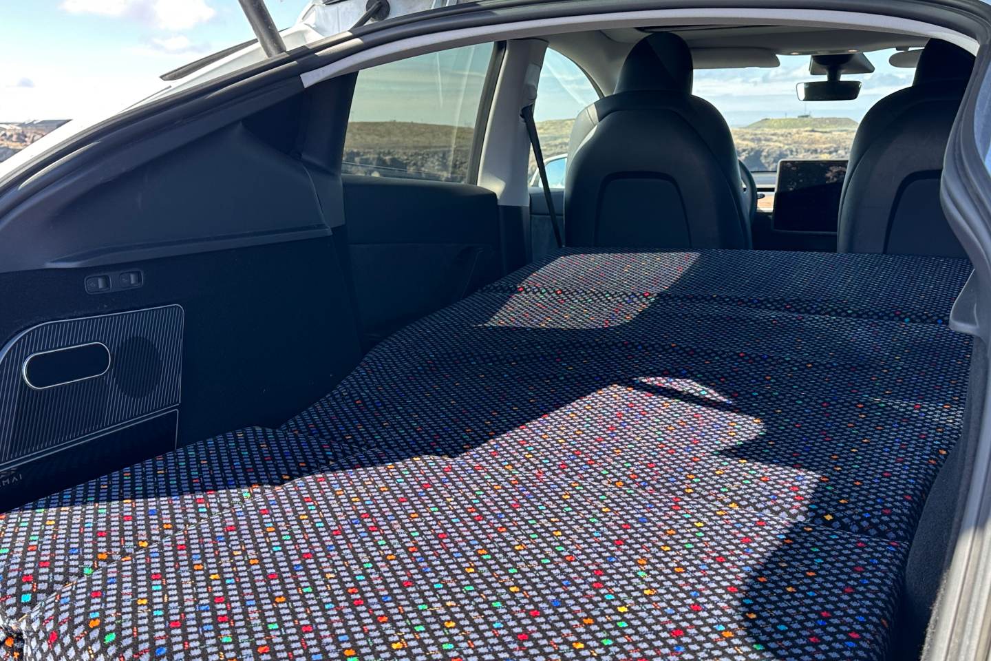 Tesla Camper Y 4x4 - CampEasy